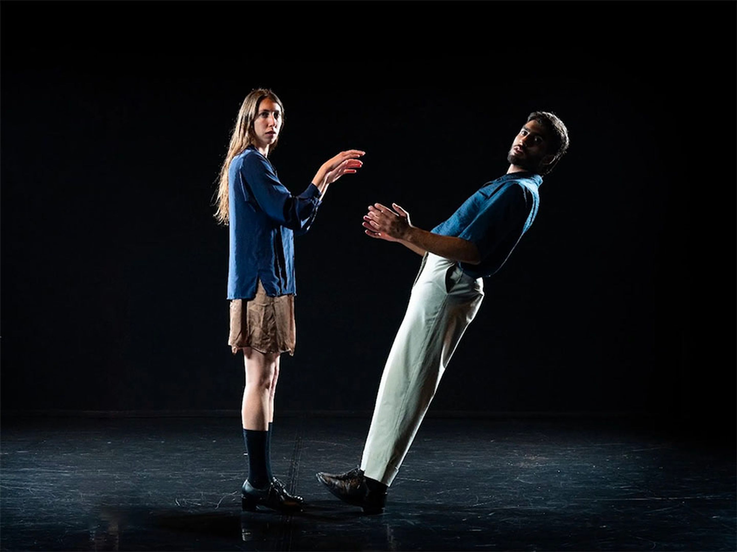 Roni Chadash | Performing Love